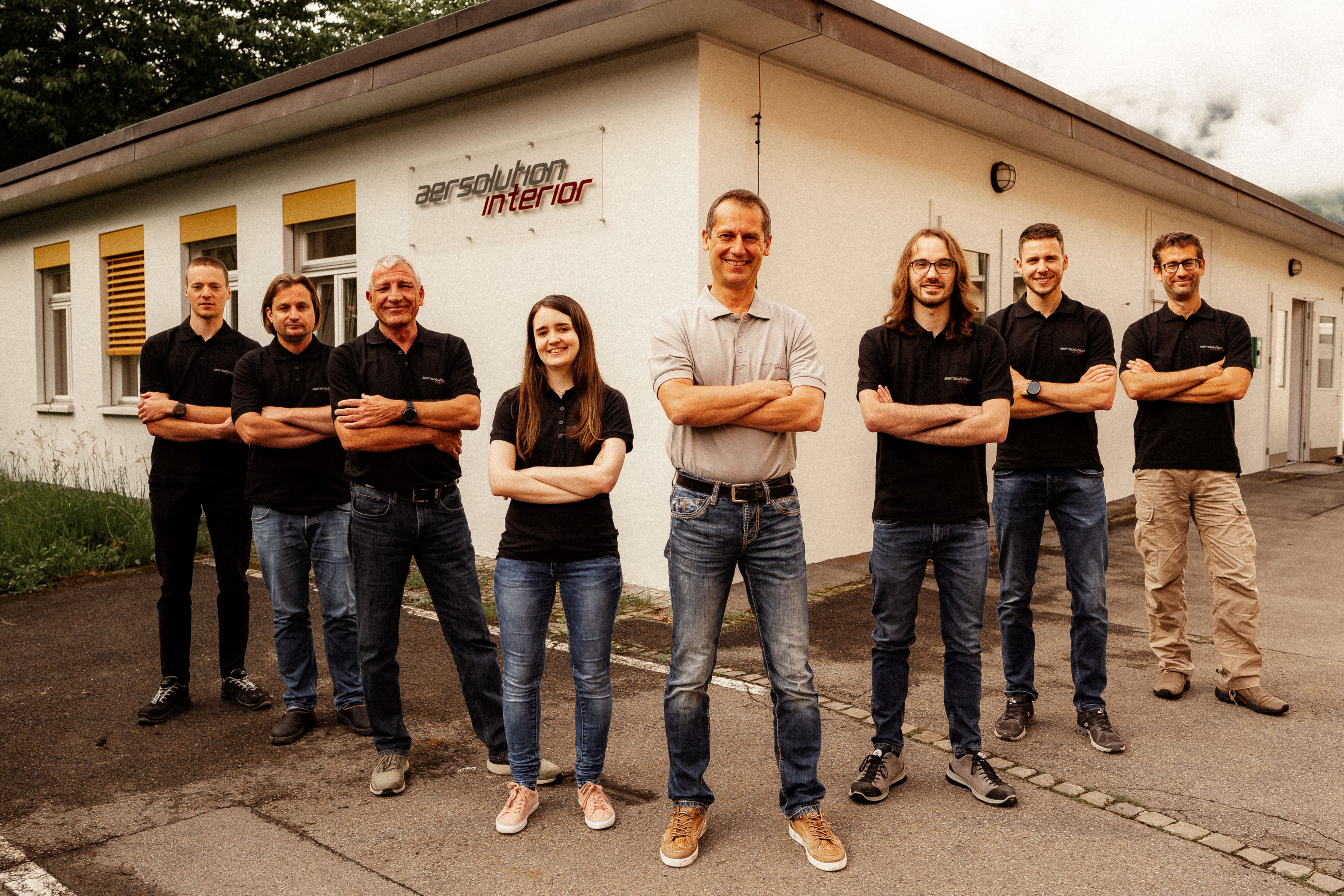 GALLEY LIFT UP DOOR MECHANISM | Aersolution Interior AG